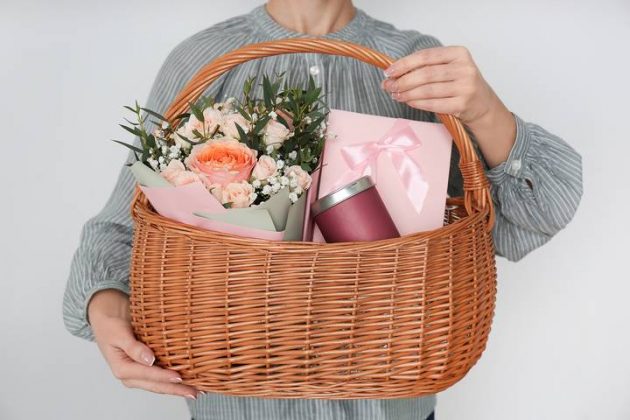 6 Thoughtful Best Friend Gift Basket Ideas - Divine Magazine